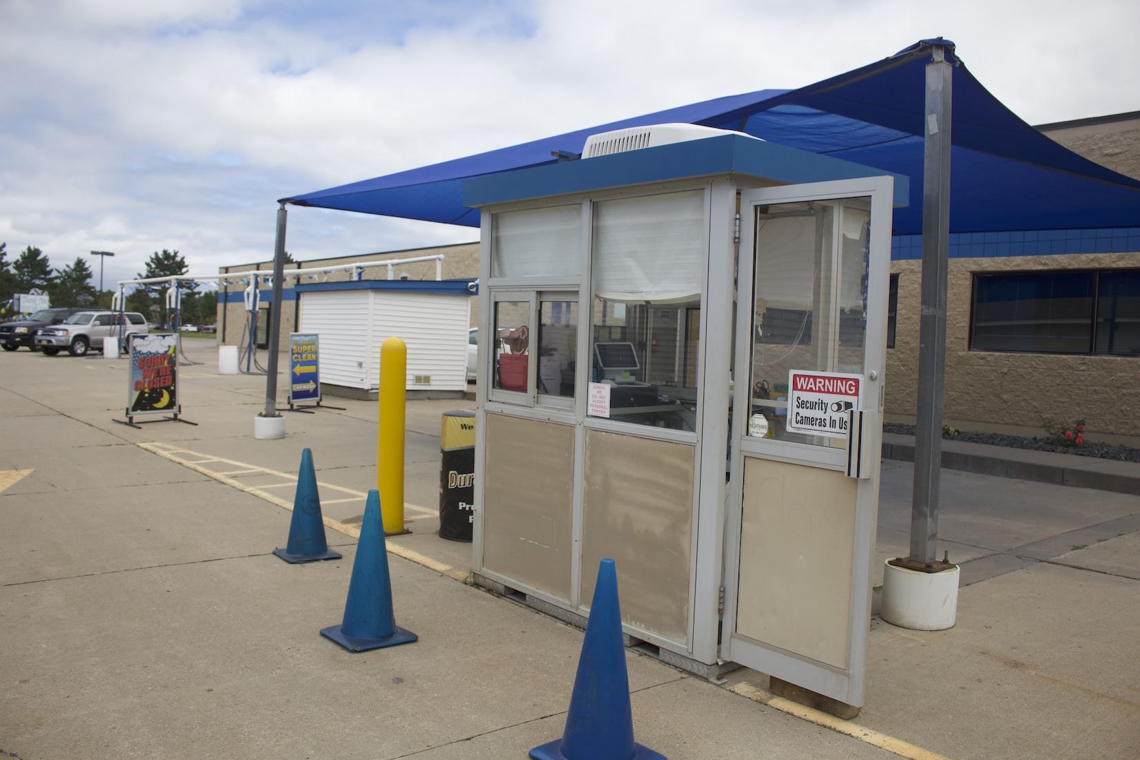 Locations Hub - Dolphin Car Wash