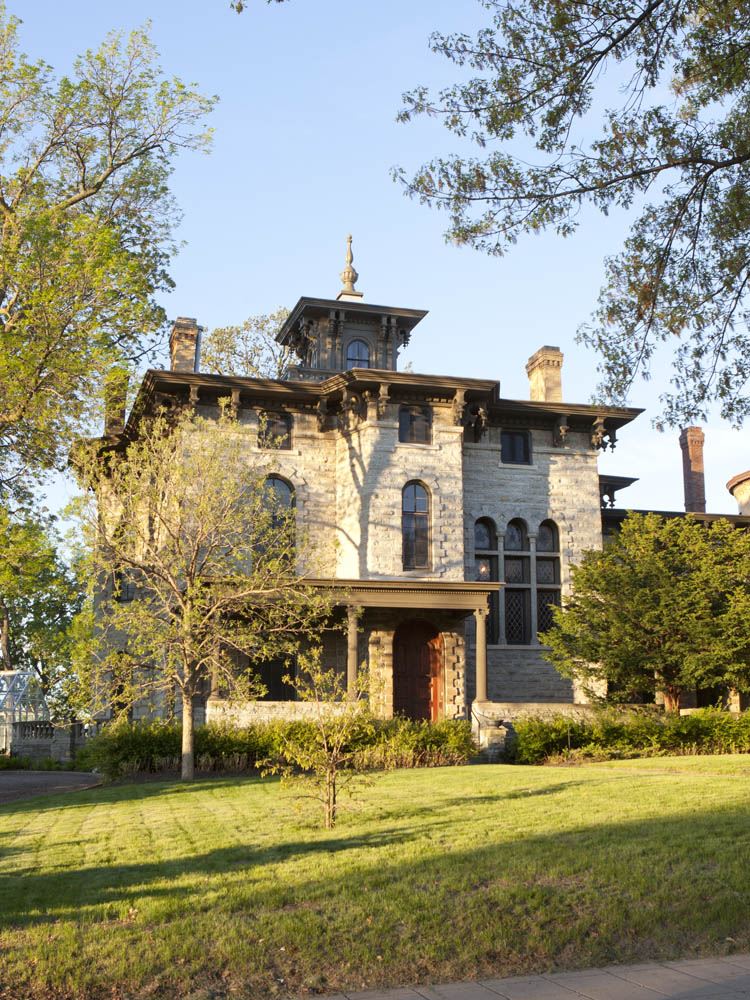 Locations Hub - Burbank Livingston-Griggs Mansion