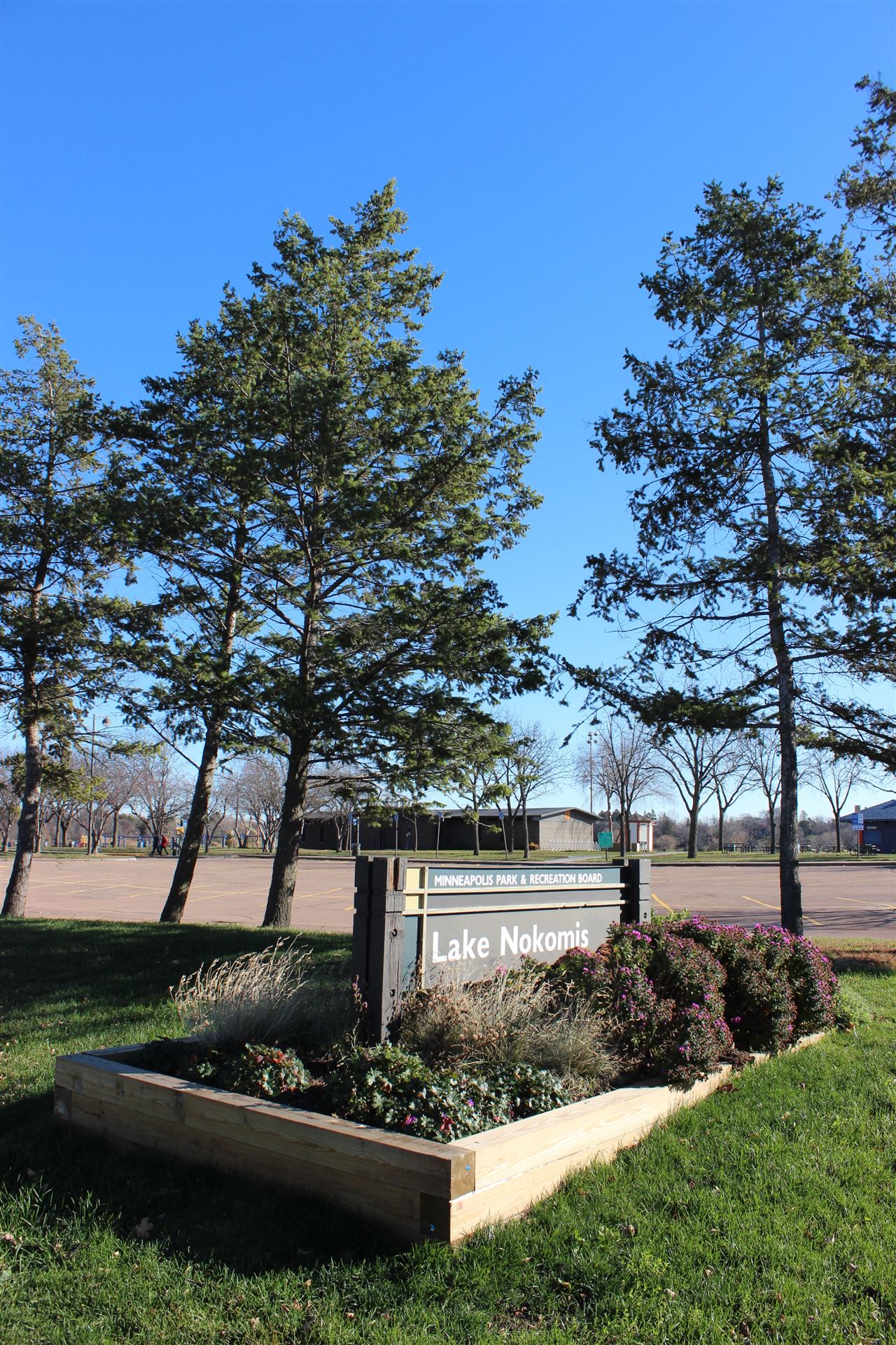 Locations Hub - Lake Nokomis Park