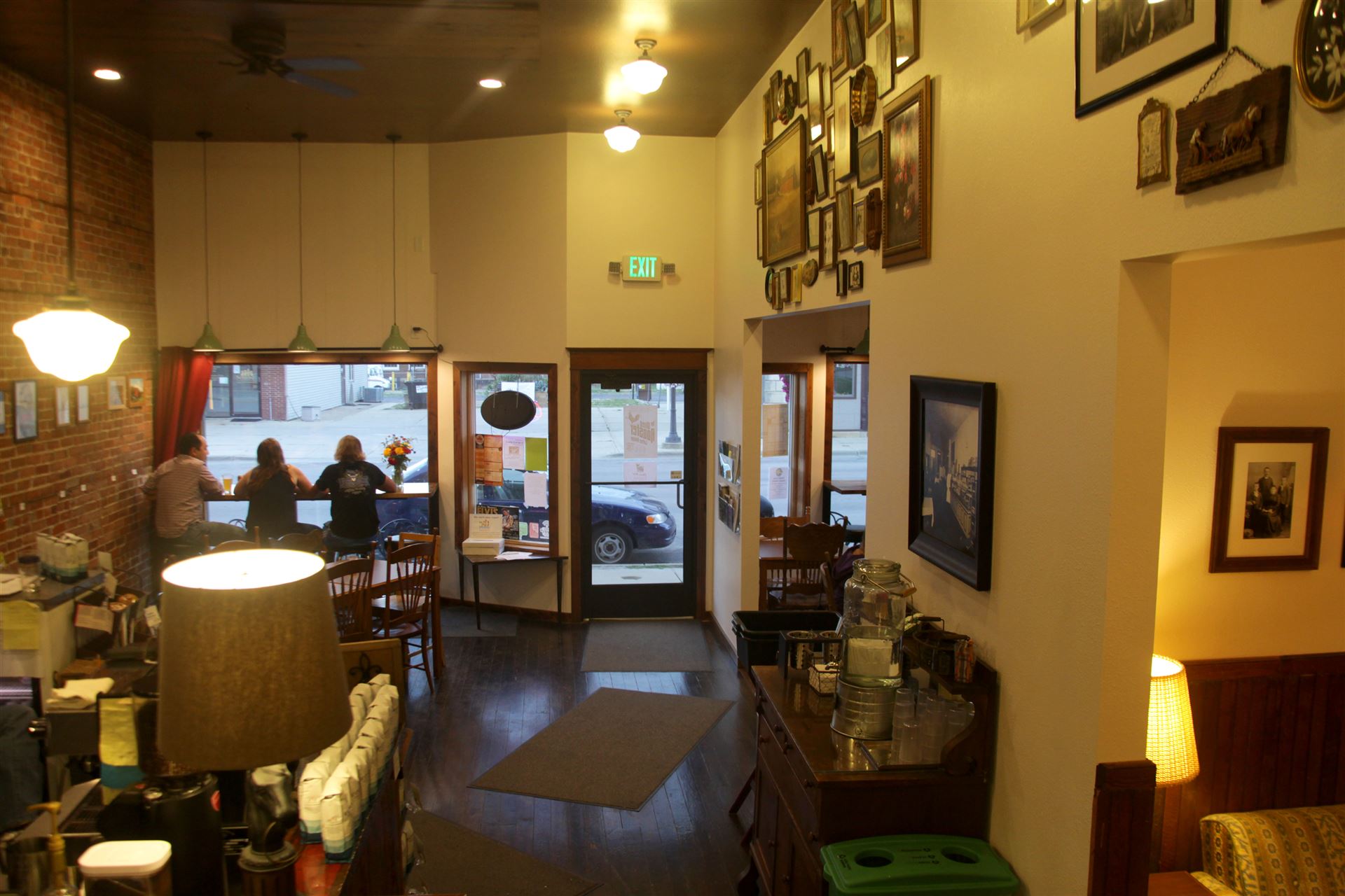 Locations Hub - Wired Rooster Coffee Shoppe