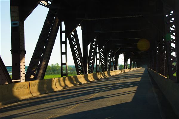 Locations Hub - Oliver Bridge